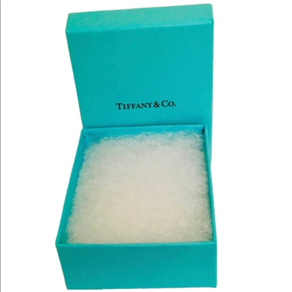 Tiffany & Co. | Jewelry | Authentic Tiffanys Iconic Blue Gift Box ...